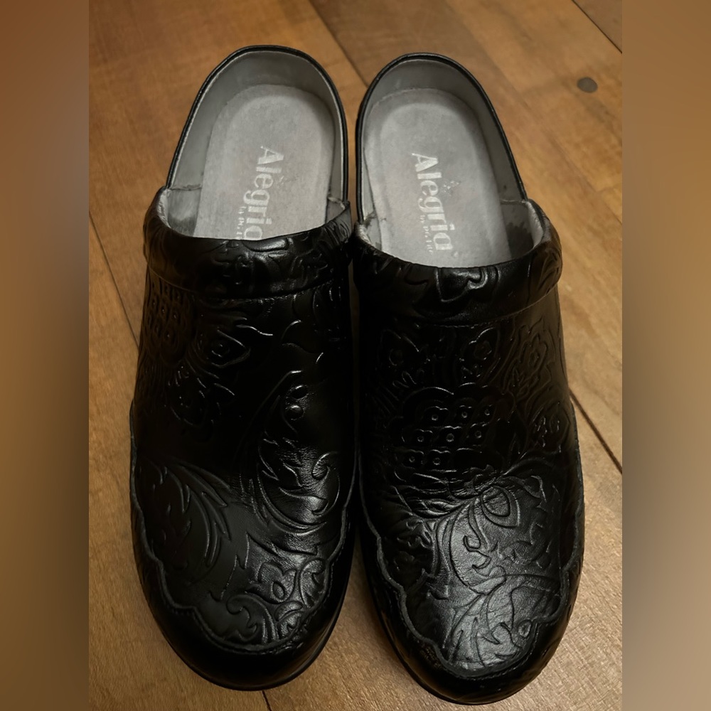 Alegria Black Tooled Leather Clog - Gem